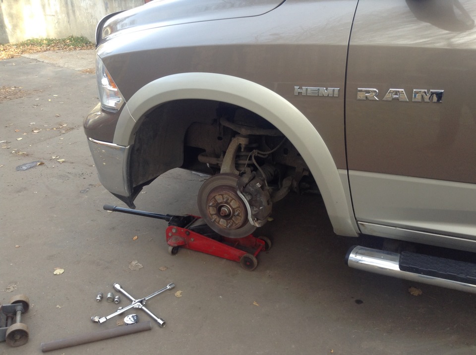 Ниппель на датчике давления Ч. 3 — Dodge Ram, 5,7 л, 2009 года ...