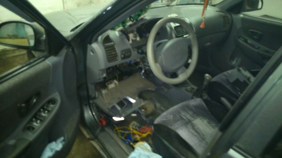 Дистанционное открывание замка багажника — Hyundai Accent (2G), 1,5 л ...