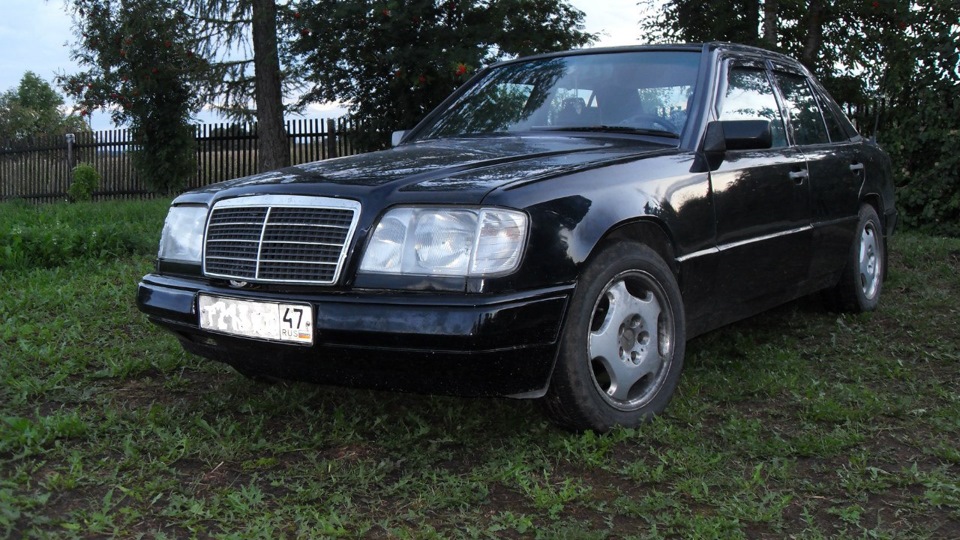 два оленя на серебристом w124 в санкт-петербурге Р559 ХН 47 — Mercedes-Benz E-class (W124), 2,3 ...