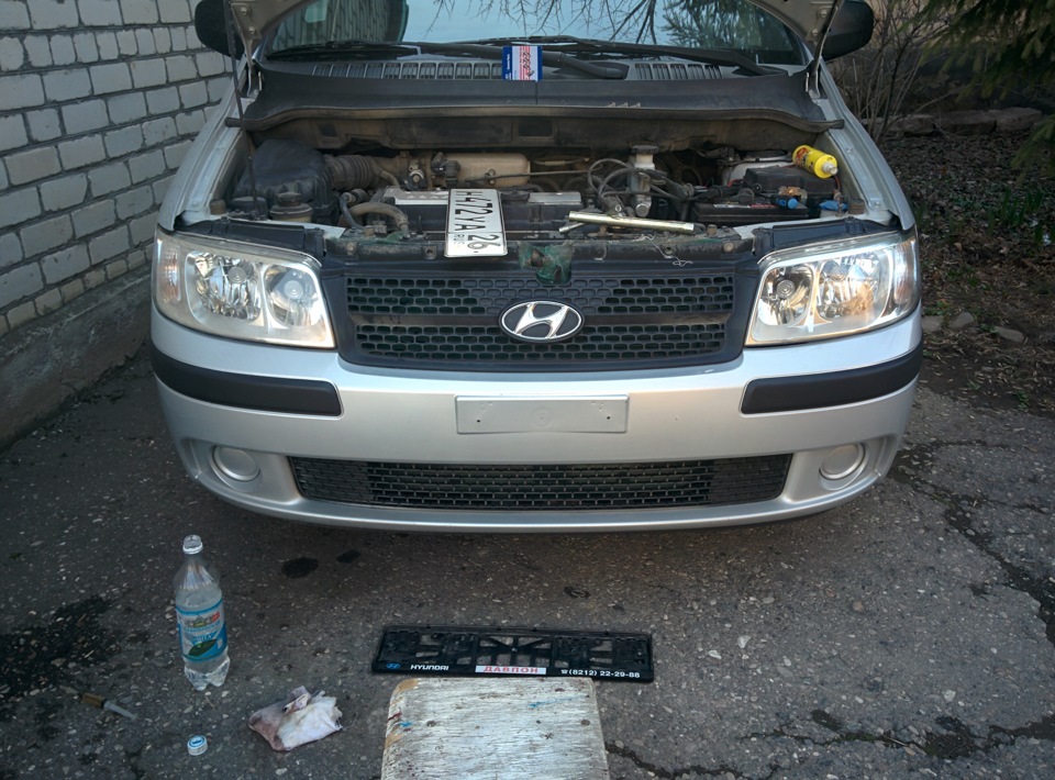 Огибающая накладка на бампер под гос. номер. — Hyundai Matrix, 1,6 л ...
