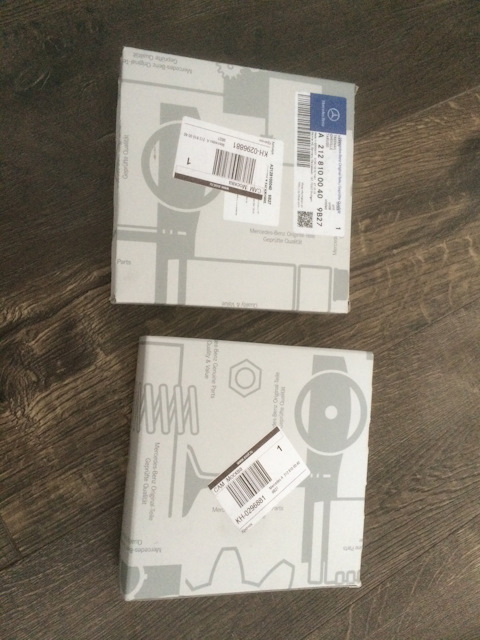 A21281000409B27 Крючок в багажнике. MERCEDES | Запчасти на DRIVE2