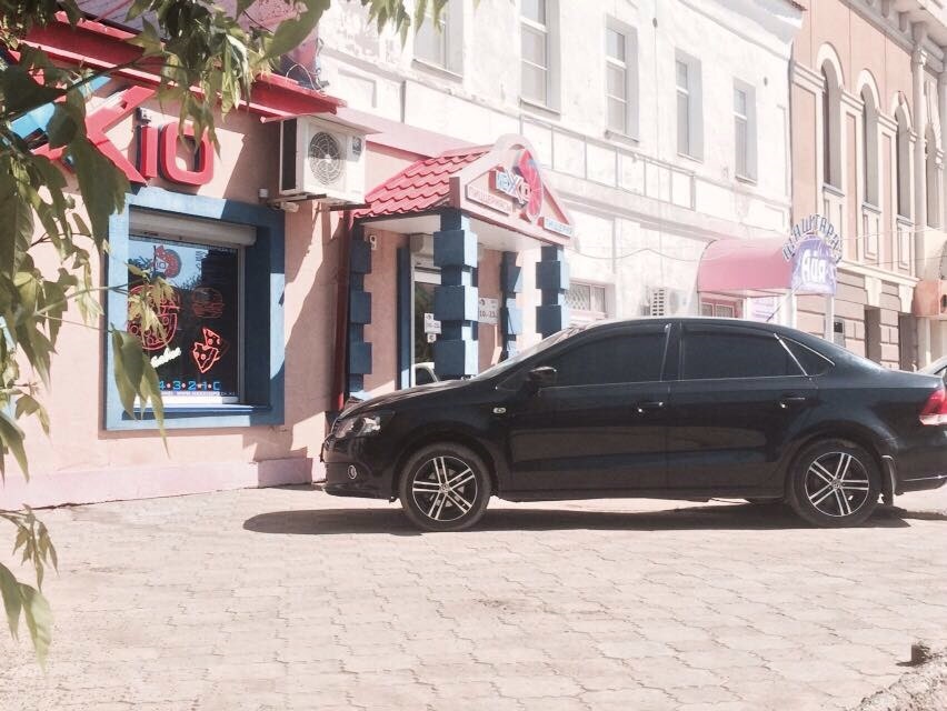 Лето, Солнце, Торнировка — Volkswagen Polo Sedan, 1,6 л, 2011 года ...