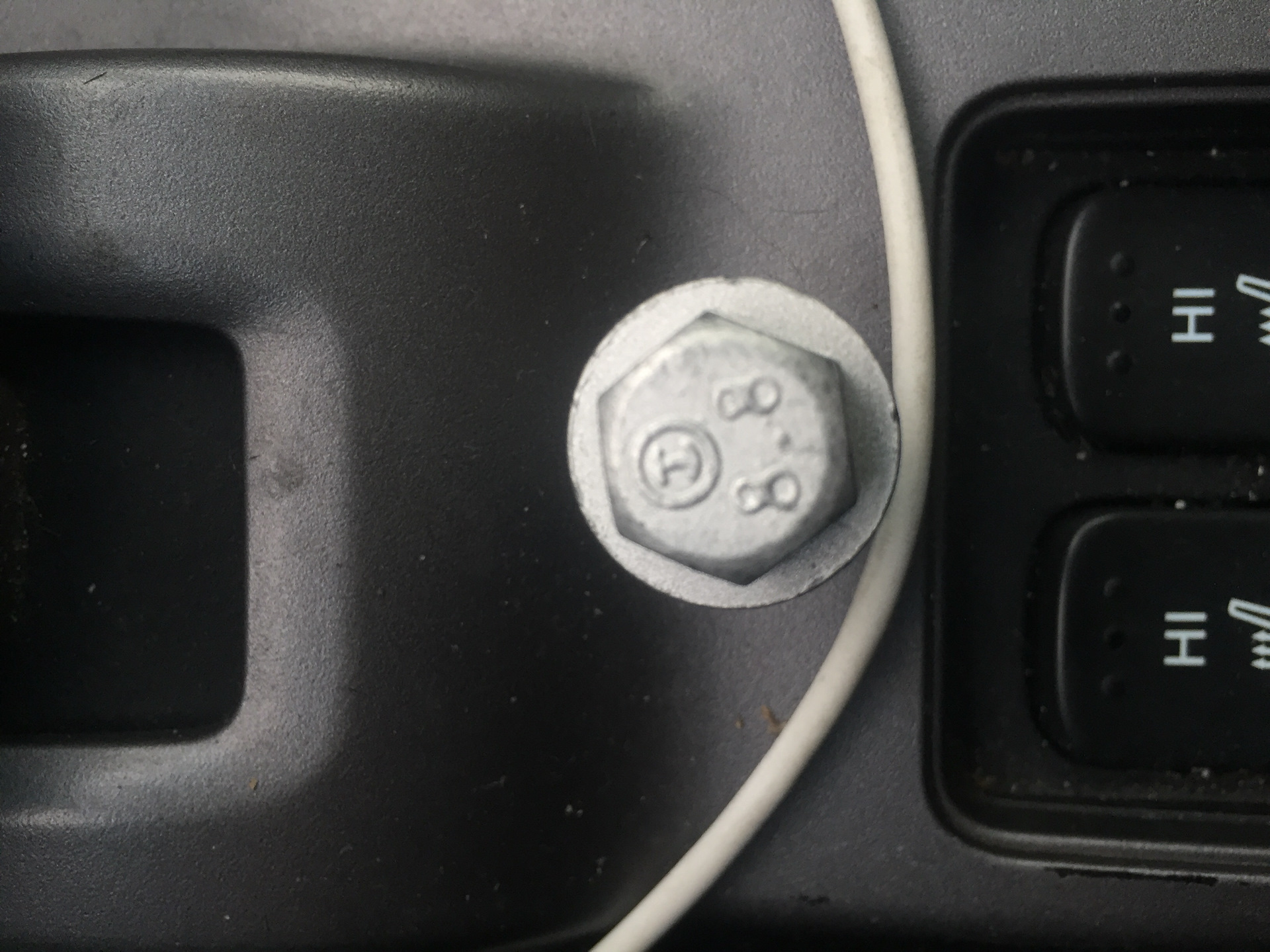 Заглушка мкпп и сливная пробка поддона двигателя — Mercedes-Benz Vito ...