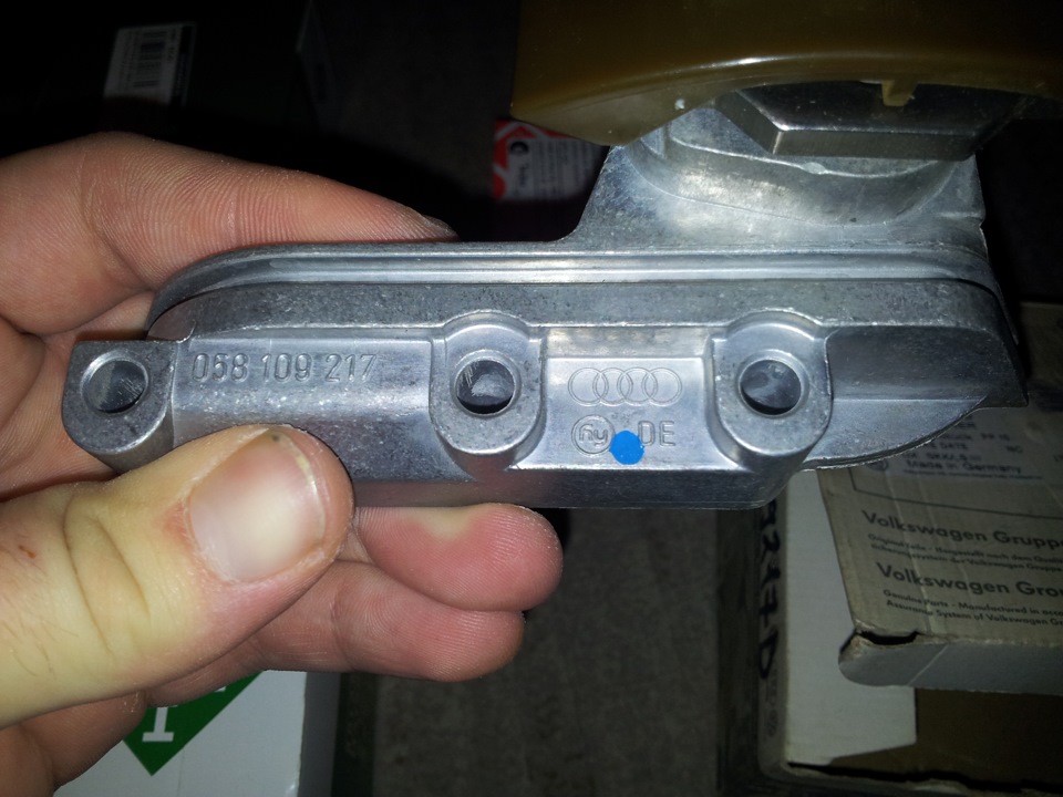 058109217 Натяжитель VAG | Запчасти на DRIVE2