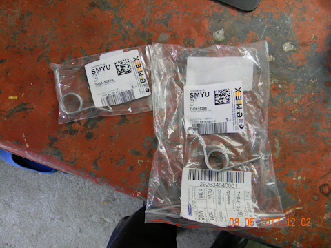 7H0615295A Пружина левая суппорта тормозного VAG | Запчасти на DRIVE2