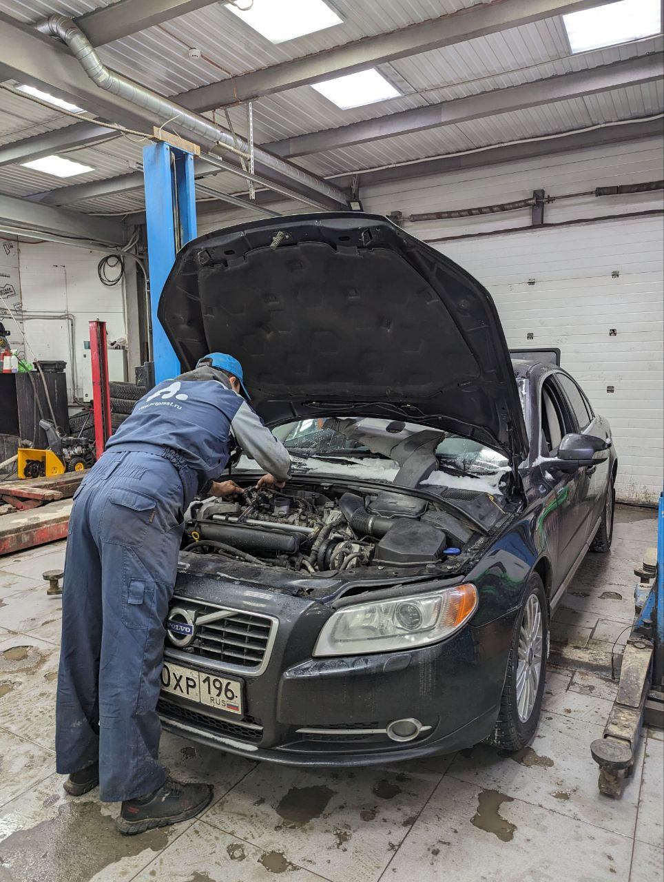 ТО: Масло-свечи — Volvo S80 (2G), 3 л, 2011 года | плановое ТО | DRIVE2