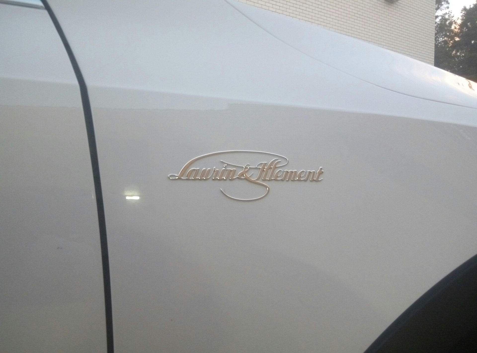 Эмблема laurin klement — Skoda Octavia Scout A7 Mk3, 1,8 л, 2014 года ...