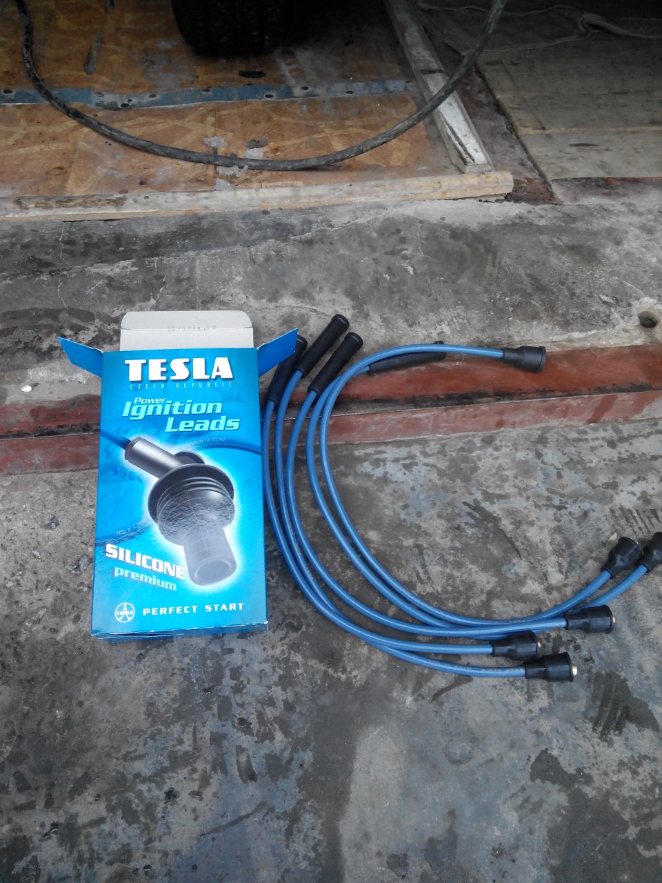 Провода высокого напряжения TESLA BLATNA T355S и Свечи зажигания NGK V ...