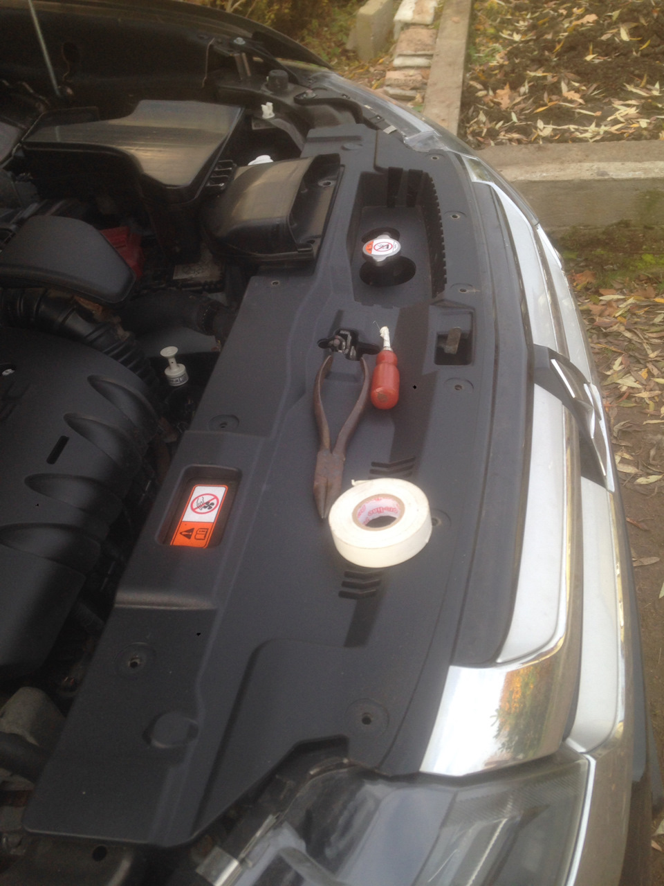 Установка спортивного противоотливного бака — Ford Sierra, 1,8 л, 1988 ...
