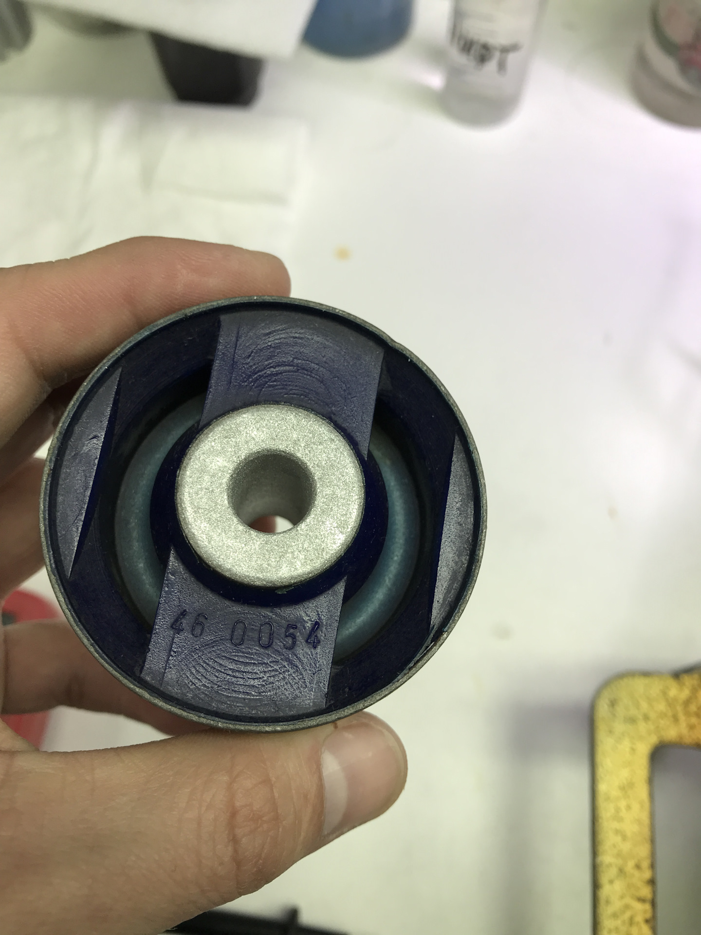 Замена сайлентблоков верхней опоры ДВС — Porsche Cayenne (1G) 955/957 ...