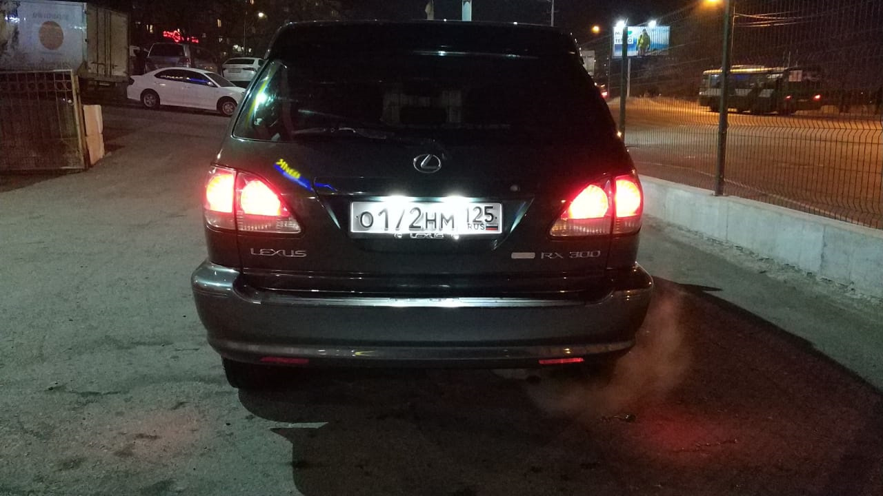 Lexus RX (1G) 3.0 бензиновый 2001 | 3.0 4WD \coach edition/ на DRIVE2