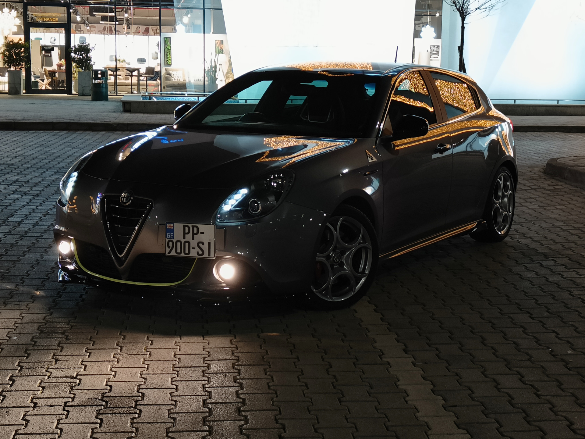 Bandito at night😍😉 — Alfa Romeo Giulietta (940), 1,8 л, 2015 года ...