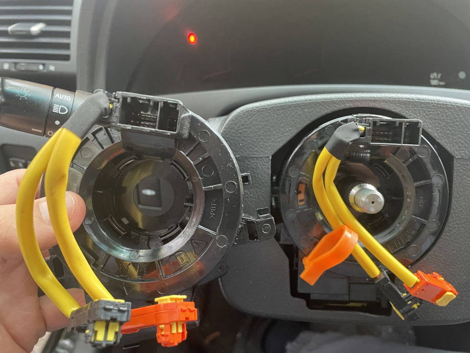 Шлейф, кнопки руля. — Toyota Camry (XV40), 2,4 л, 2008 года | своими ...