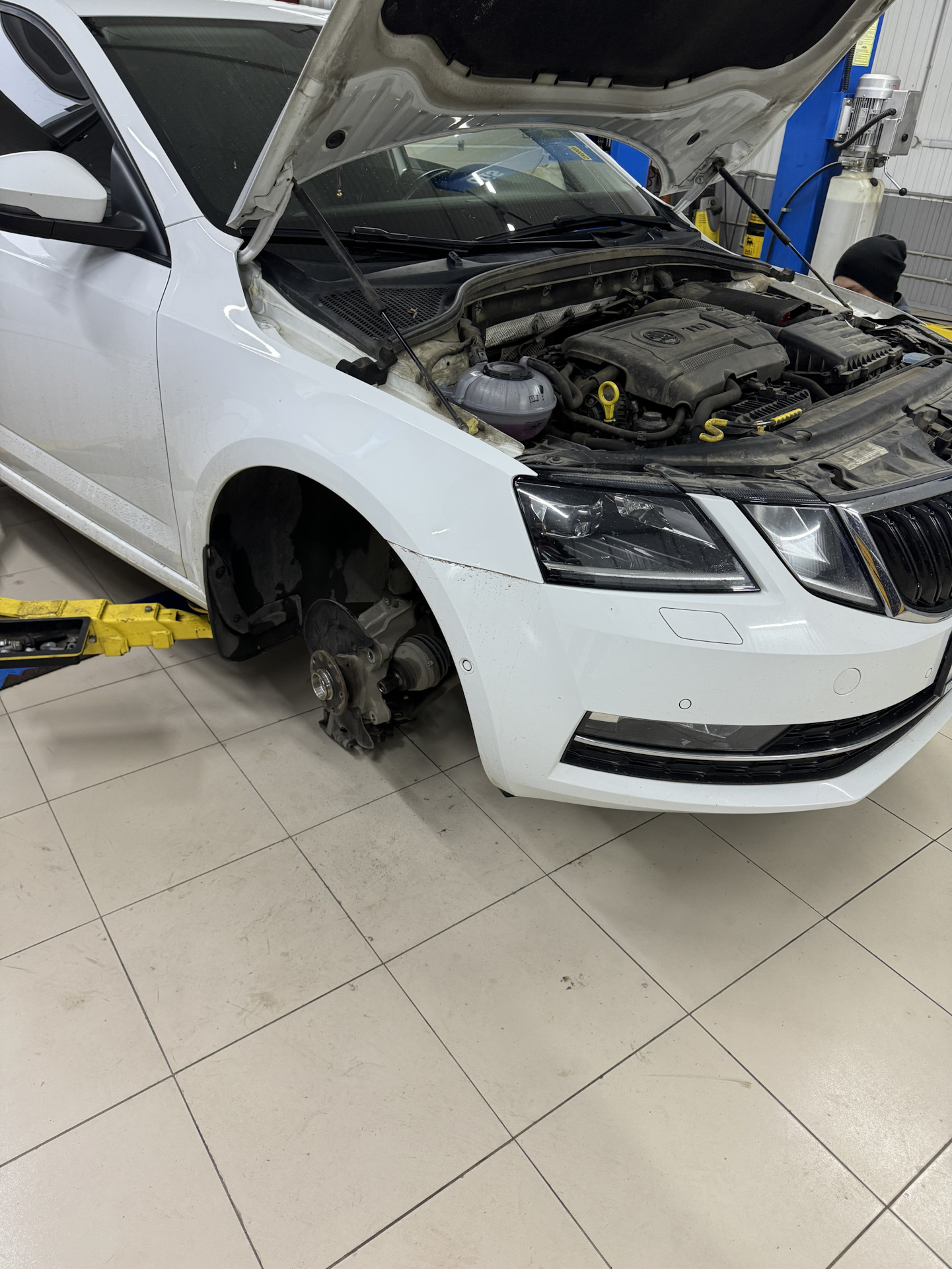 Замена амортизаторов — Skoda Octavia A7 Mk3, 1,8 л, 2017 года | визит на сервис | DRIVE2