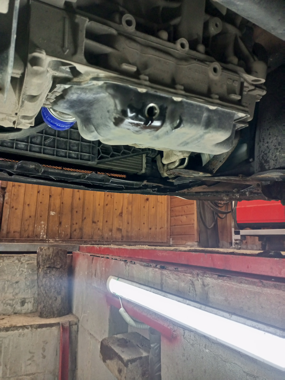 Замена масла на моем полике — Volkswagen Polo Sedan, 1,6 л, 2016 года ...
