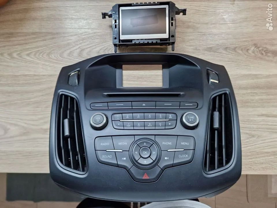 Колоризация ч2. Экран в центральную консоль — Ford Focus Wagon III, 1,6 ...