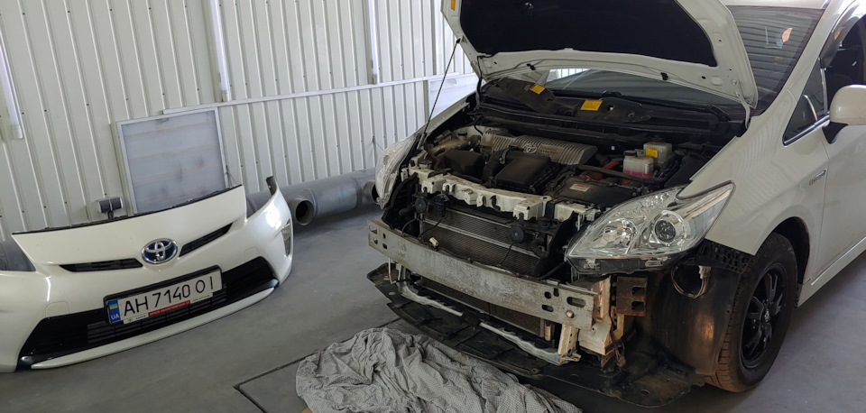 Настройка фары и чистка радиатора — Toyota Prius (30), 1,8 л, 2014 года ...
