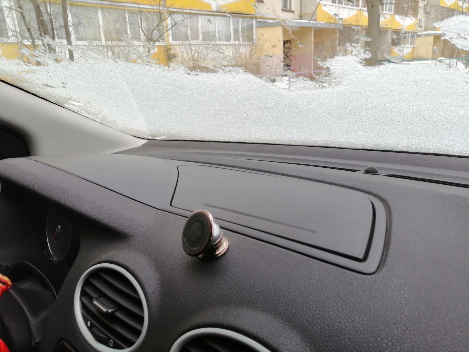 92. Замена верхнего бардачка — Ford Focus Hatchback II, 1,8 л, 2006 ...