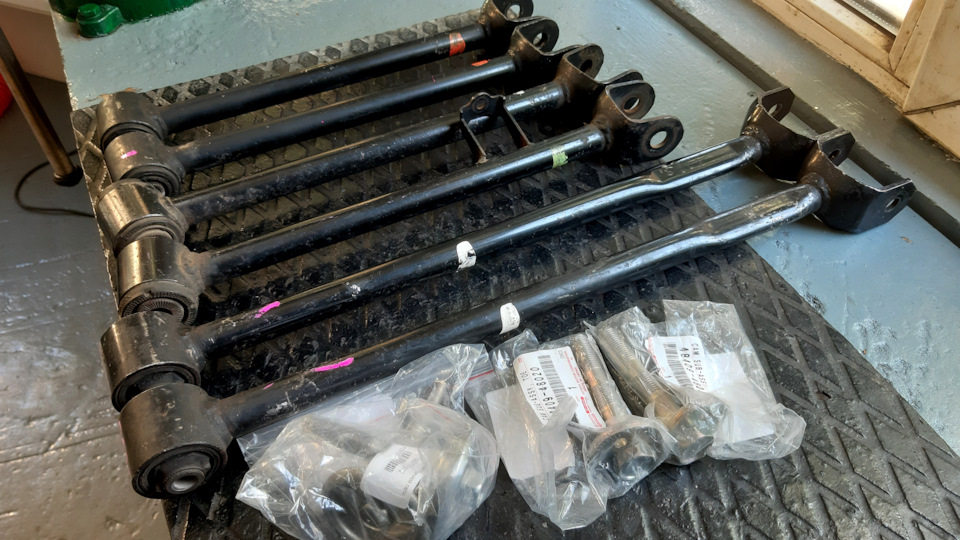 Замена задних ступиц, тяг, стабилизатора. — Lexus RX (2G), 3,3 л, 2003 ...