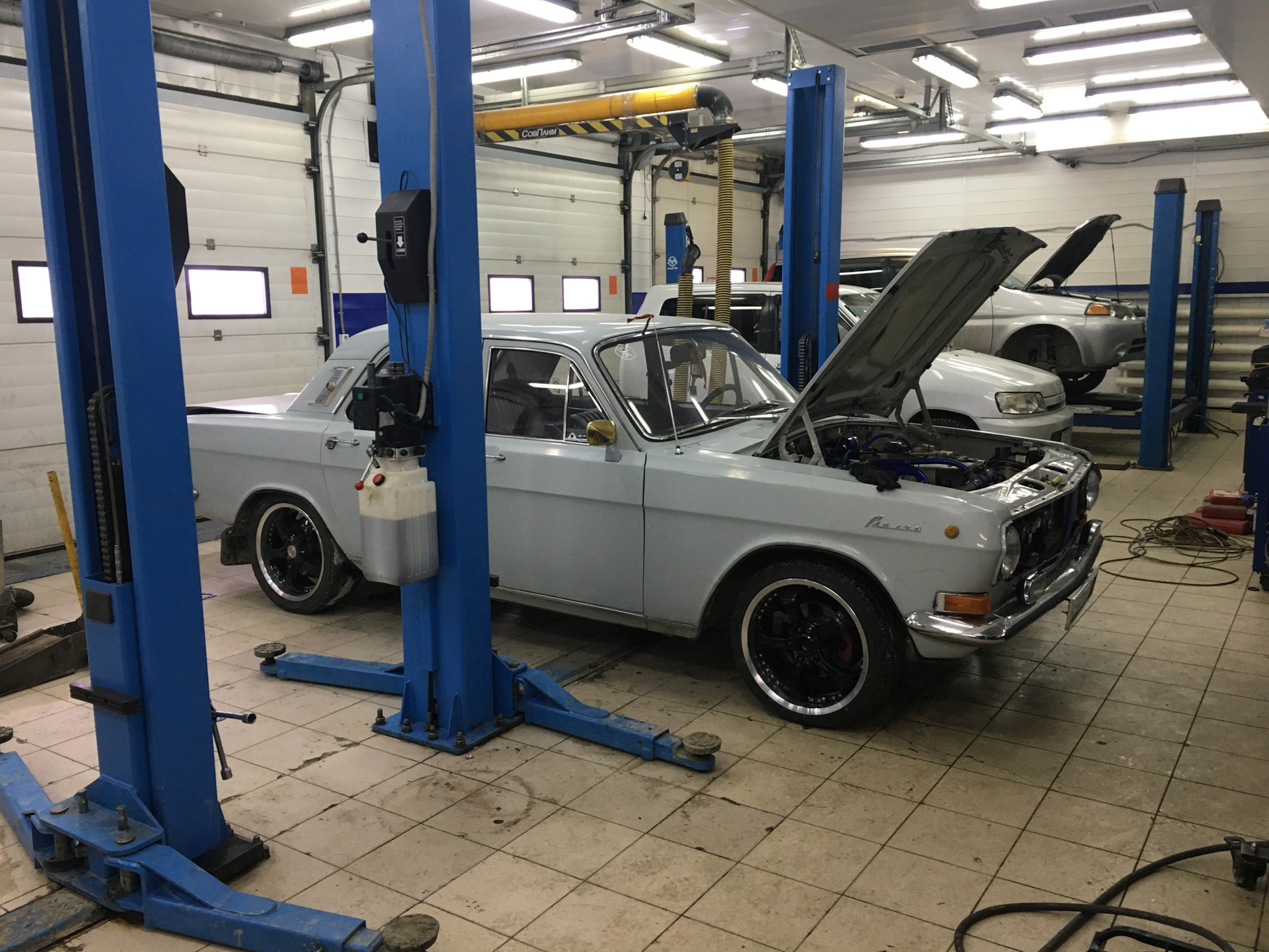 Радиатор охлаждения в ГАЗ 24 Волга под 1 JZ-GTE или готовь сани летом а ...