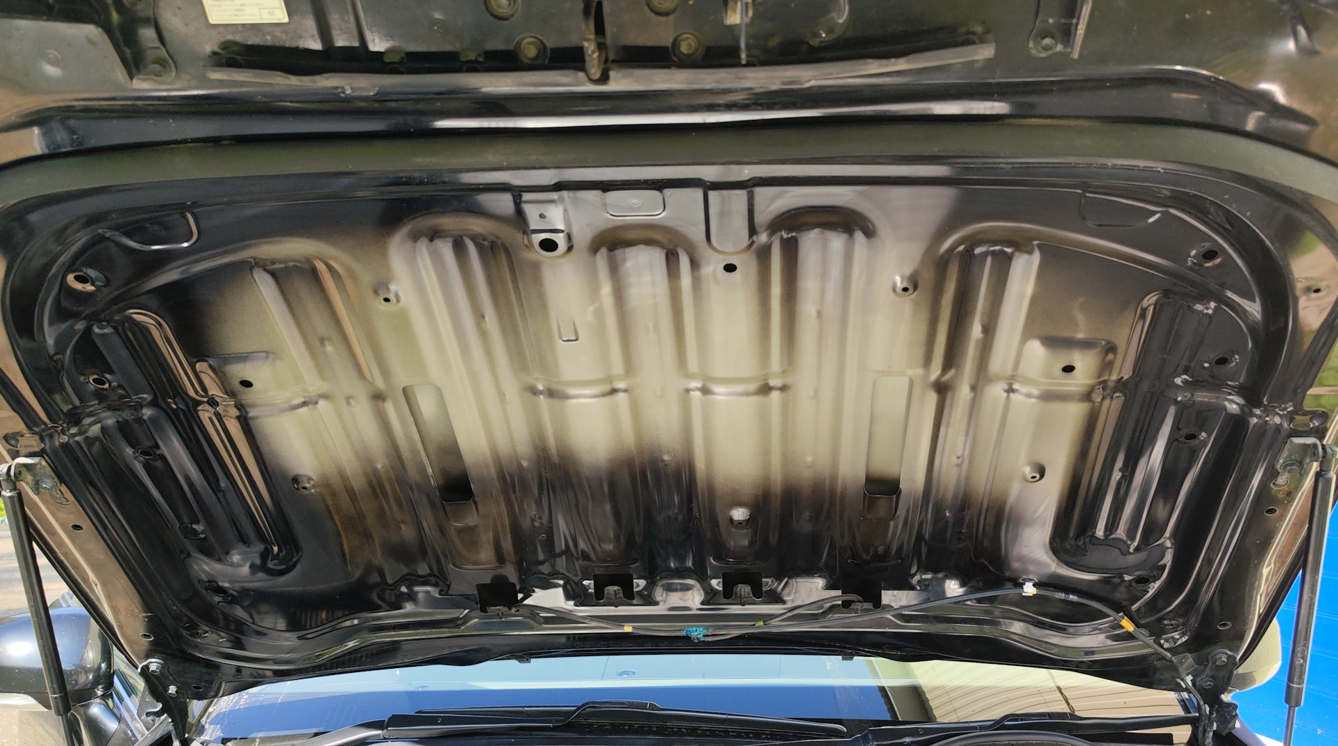 Виброизоляция капота — Toyota Crown (S200), 3 л, 2010 года | своими ...
