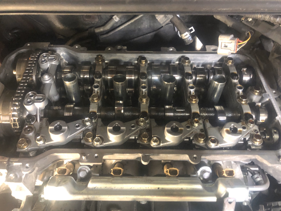 Переуплотнение крышки ГРМ/ТО-85 — Toyota Avensis III, 1,8 л, 2012 года ...