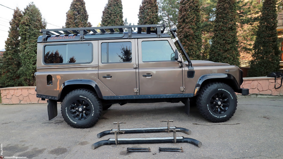 Снял оригинальные пороги land rover defender. — Land Rover Defender ...