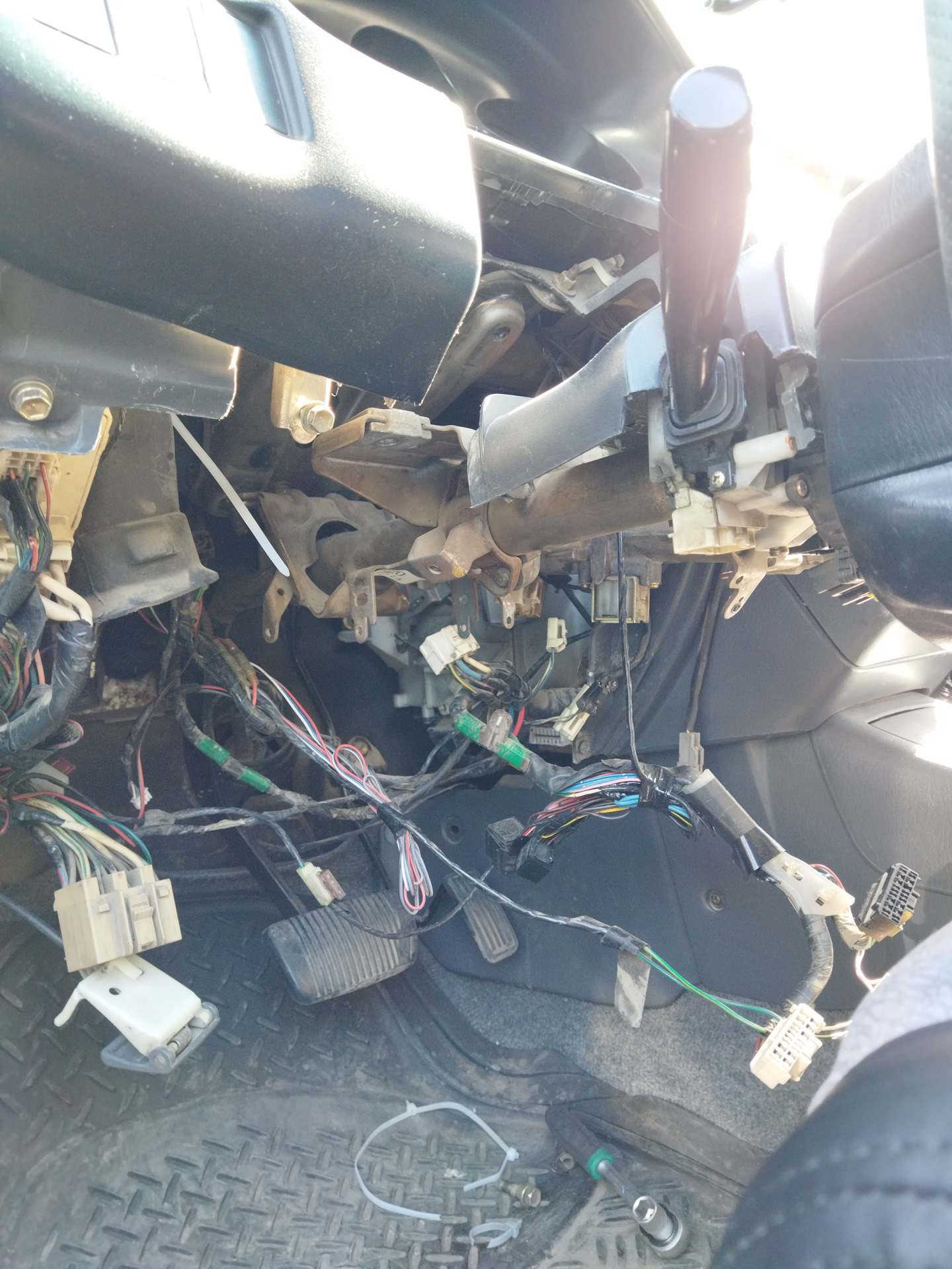 Пыльник рулевой колонки — Toyota RAV4 (I), 2 л, 1996 года | расходники ...