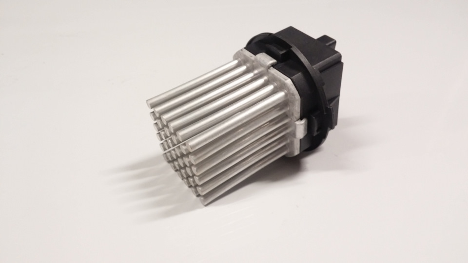 30767040 Блок управления вентилятором Volvo | Запчасти на DRIVE2