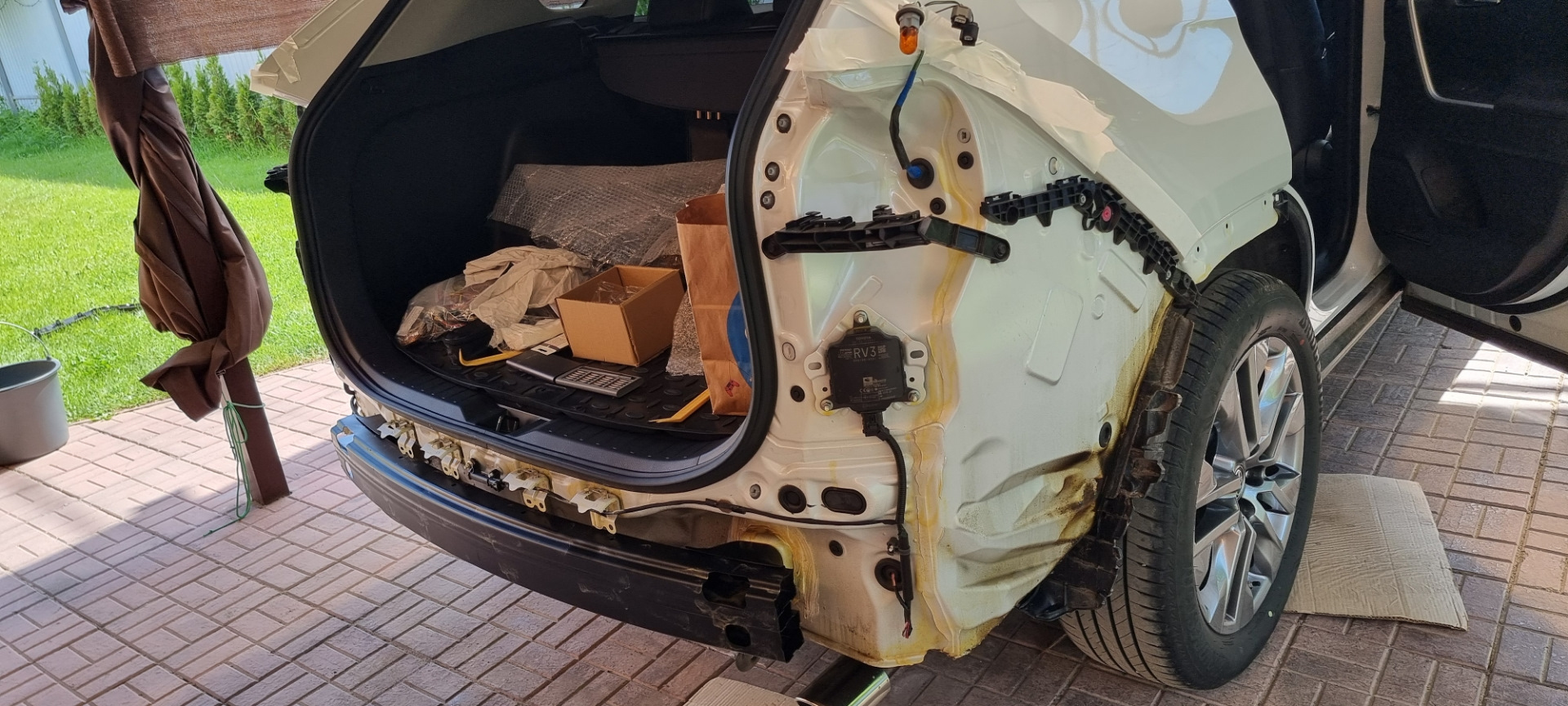 Замена поцарапанного бампера. — Toyota RAV4 (5G), 2,5 л, 2020 года ...