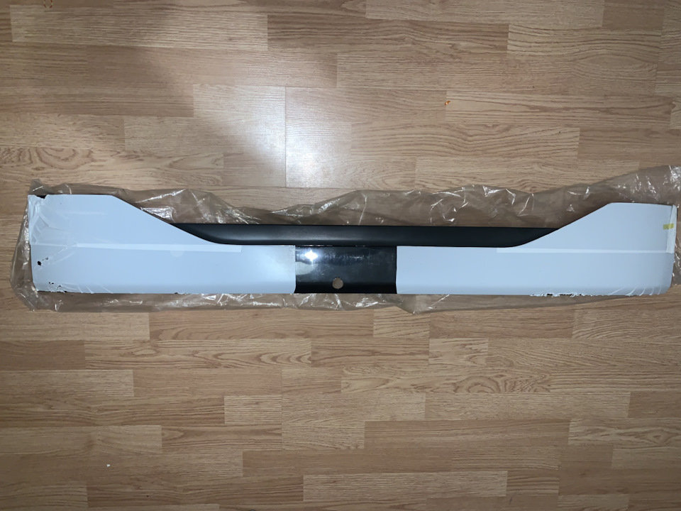 Оригинал накладка 5-й двери. 5817A092 MR157102 — Mitsubishi Pajero ...