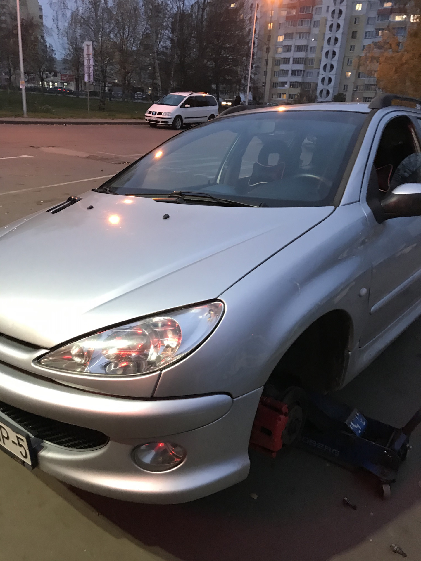 Переобулся 🙃 — Peugeot 206 SW, 2 л, 2003 года | колёсные диски | DRIVE2
