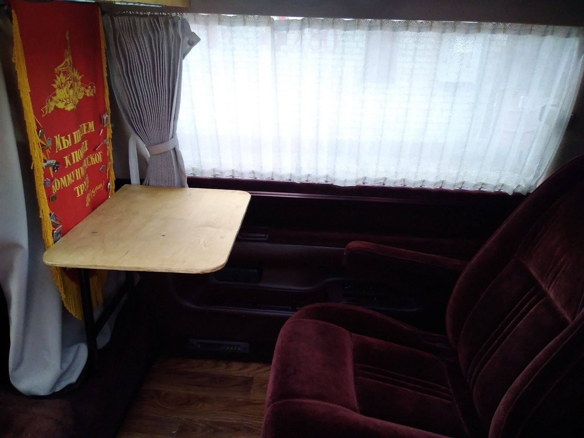 Столик — Toyota HiAce (H100), 2,8 л, 1990 года | аксессуары | DRIVE2