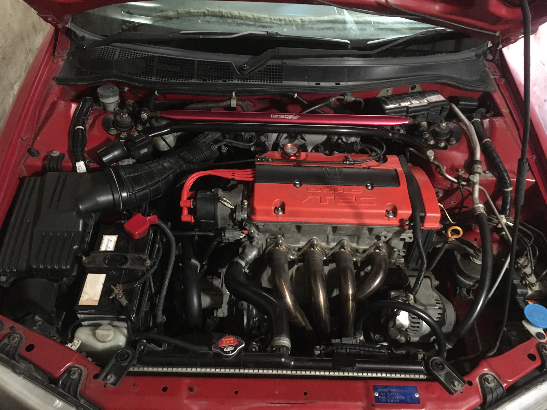 Подкапотка… — Honda Accord Euro R (CL1), 2,2 л, 2000 года | просто так ...
