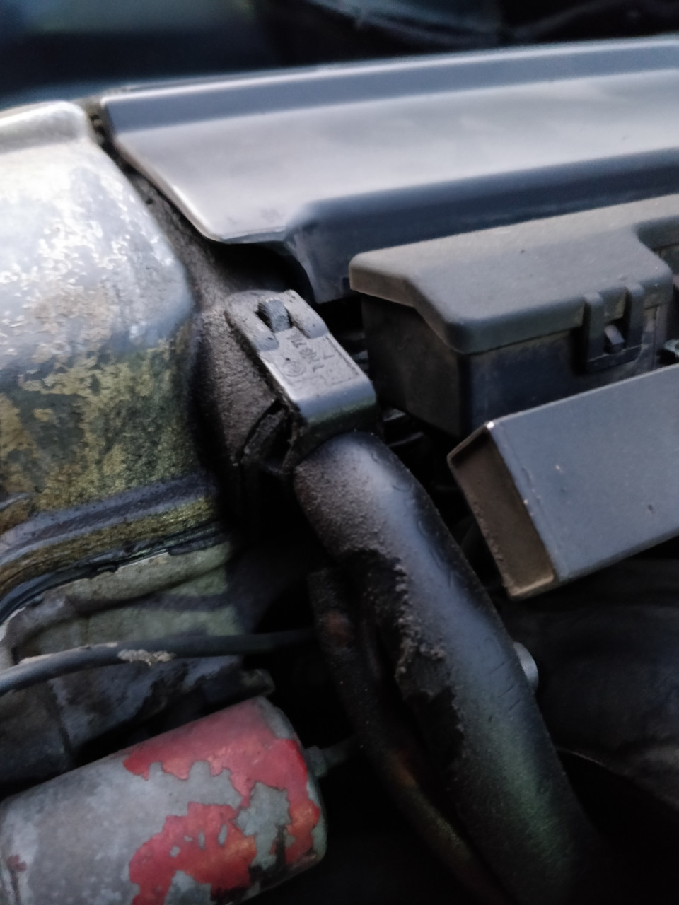 53. Пластик, шланги, оригинал — BMW 5 series (E34), 2,5 л, 1995 года ...