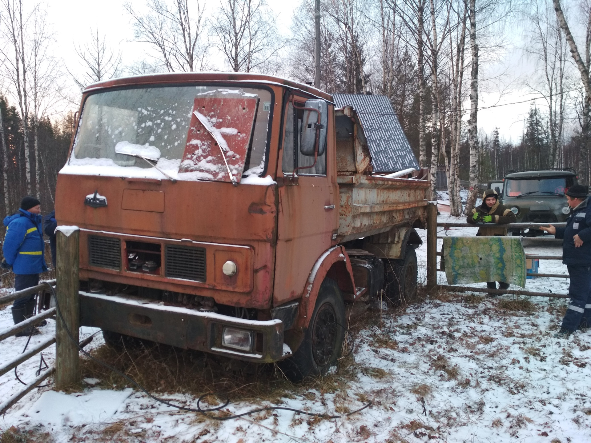 На прошлом месте стоянки… — МАЗ 5551, 9,9 л, 1991 года | наблюдение | DRIVE2