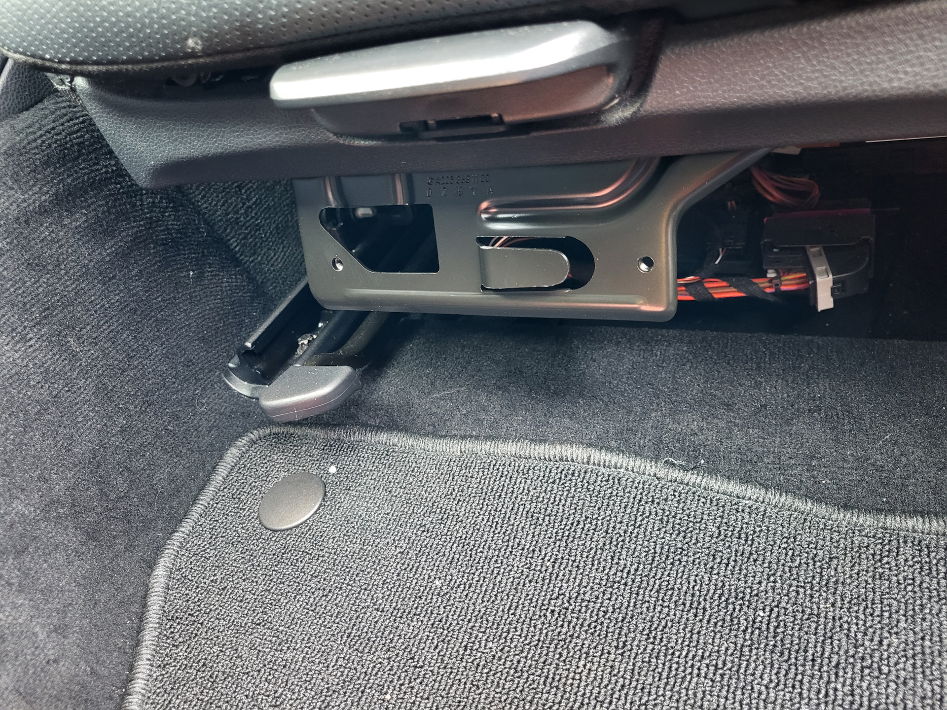 Доустановка огнетушителя — Mercedes-Benz C-class Estate (S205), 2 л ...