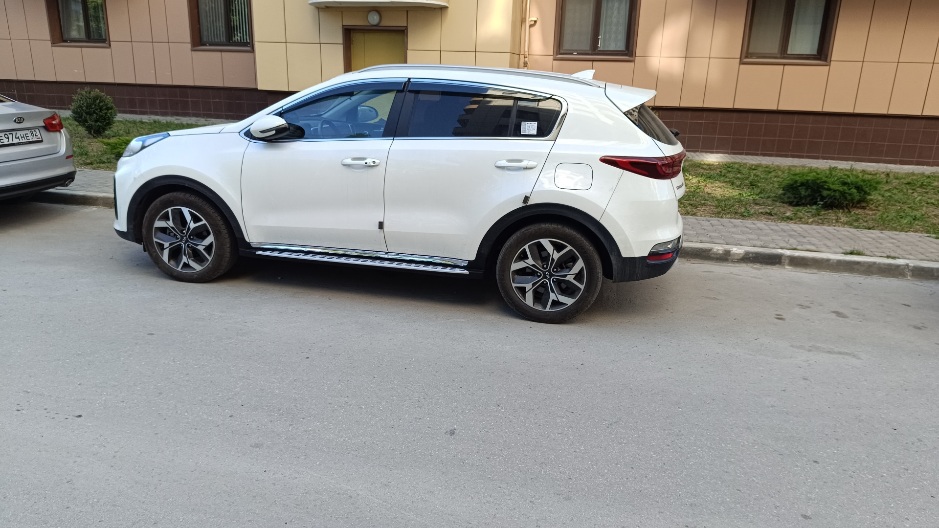 Установка порогов и брызговиков — KIA Sportage (4G), 2 л, 2020 года | своими руками | DRIVE2