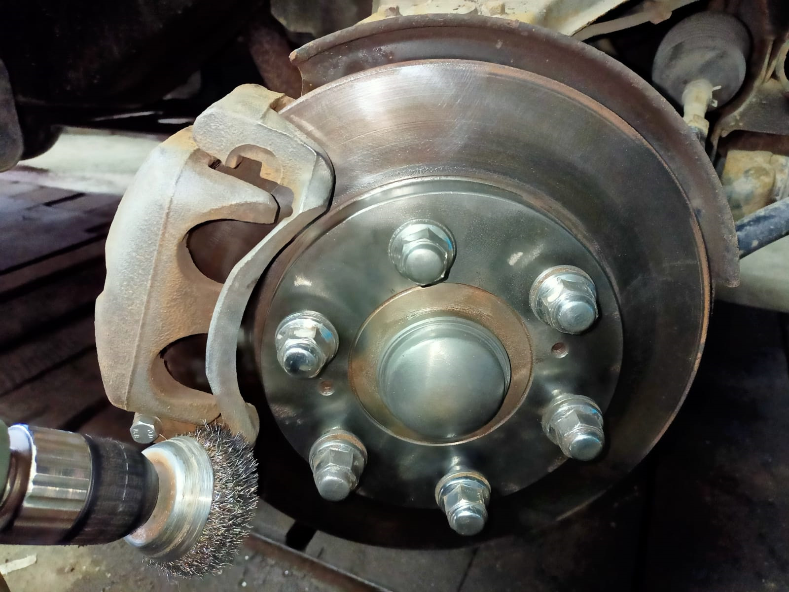 Полная ревизия суппортов — Mitsubishi Pajero (4G), 3 л., 2013 года ...