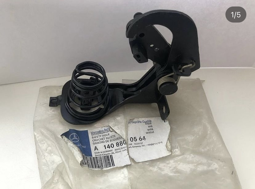 A1408800564 Крюк безопасности капота Mercedes | Запчасти на DRIVE2