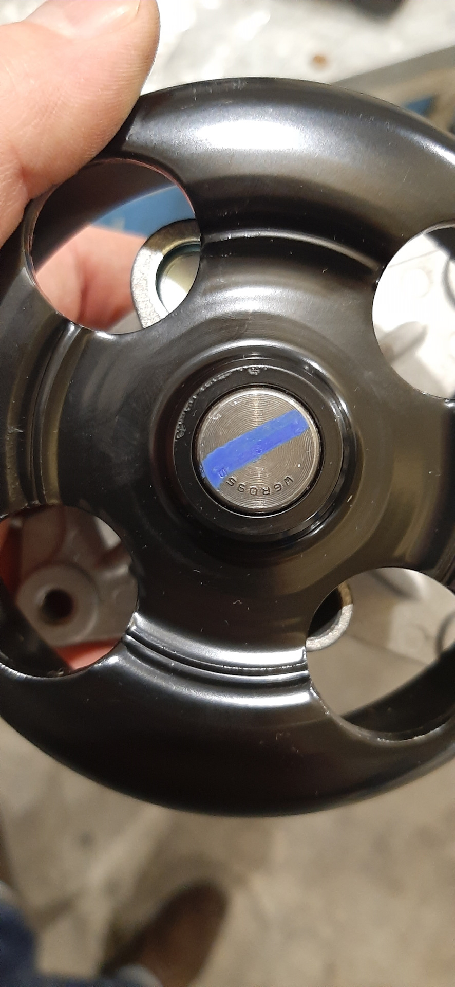 Замена помпы и натяжного ролика, ремня доп. оборудования и левого ...