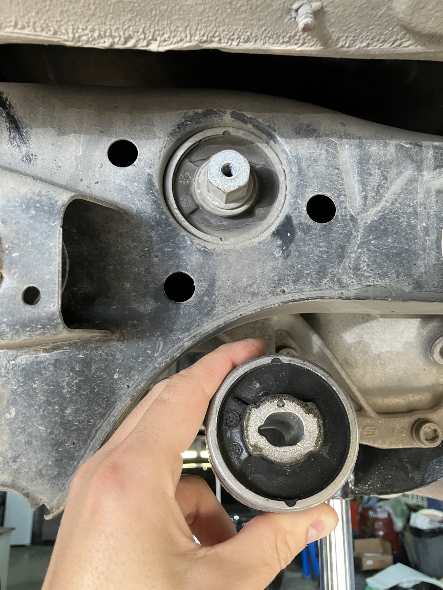 ТрансМИССИЯ — Замена сайлентблока редуктора — BMW 3 series (F30), 2 л ...