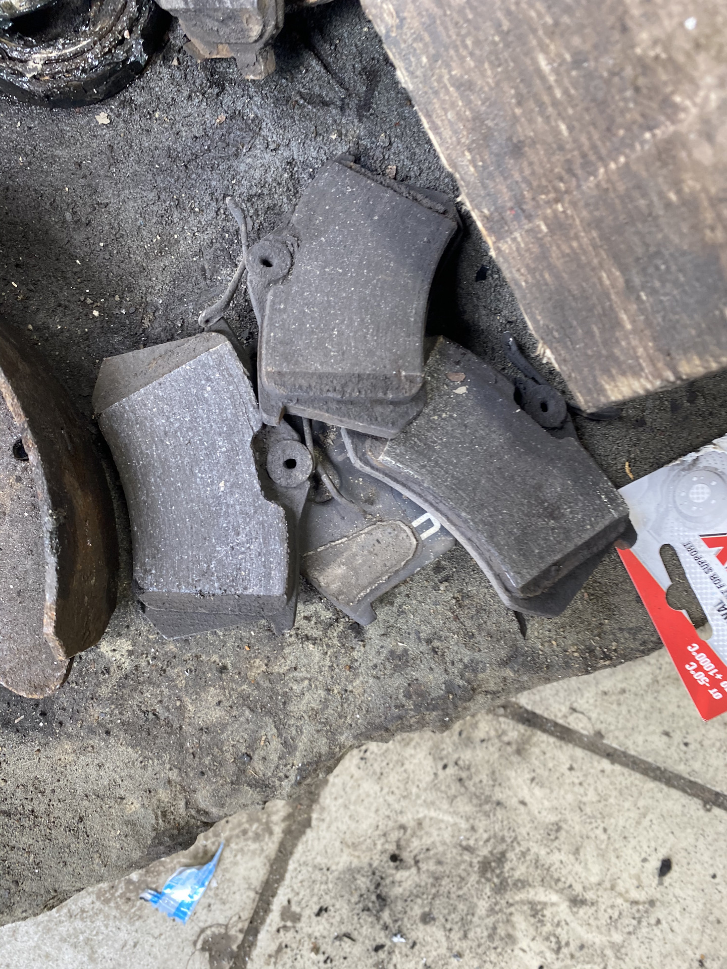 Замена задних тормозных колодок на brembo p85020 — Skoda Octavia A7 Mk3 ...