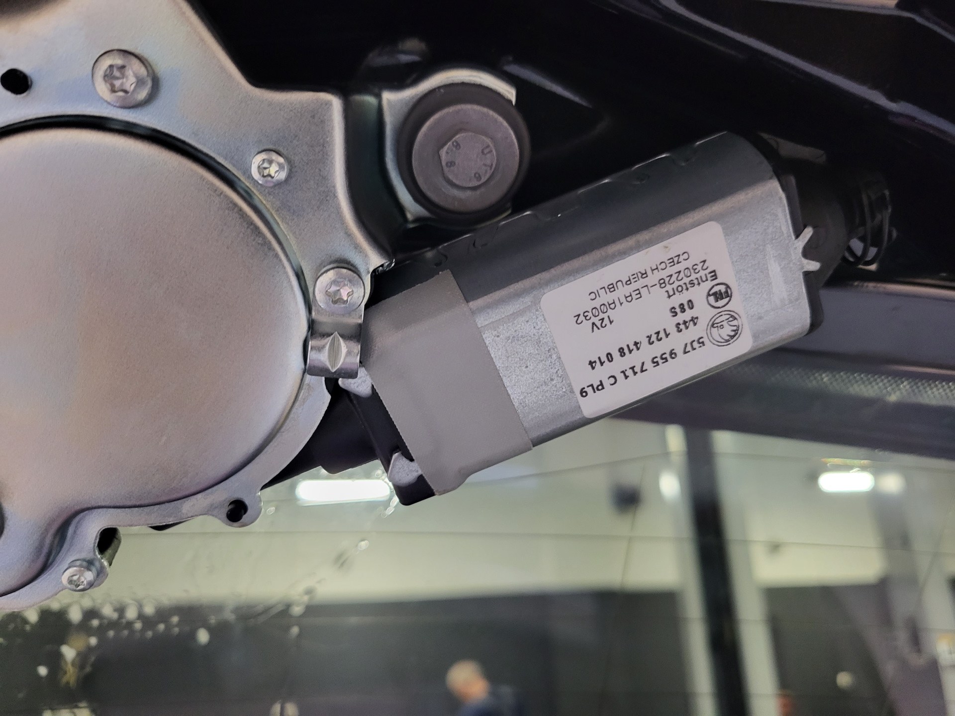 Моторчик заднего стеклоочистителя — Skoda Superb Combi (Mk2), 2 л, 2011 ...