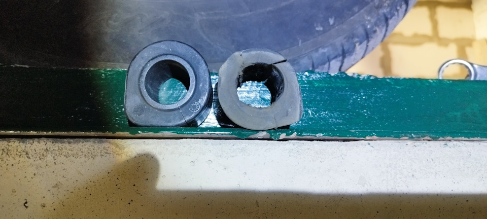 Замена передних втулок стабилизатора или первый ремонт в своём гараже ...