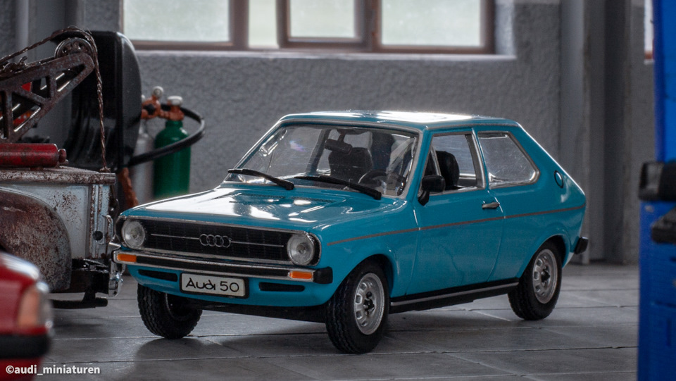 1974 Audi 50 GL Typ (86) Miamiblau (Minichamps) 1:43 — «Фотосессии» на DRIVE2