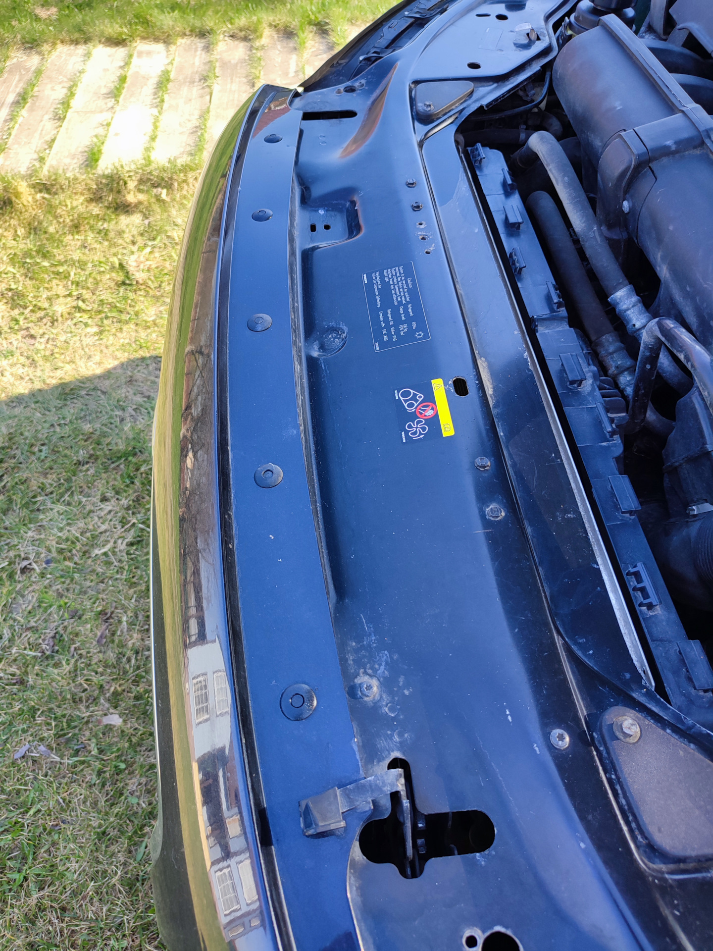 Клипсы в бампер — Volvo XC70 III, 3,2 л, 2009 года | аксессуары | DRIVE2