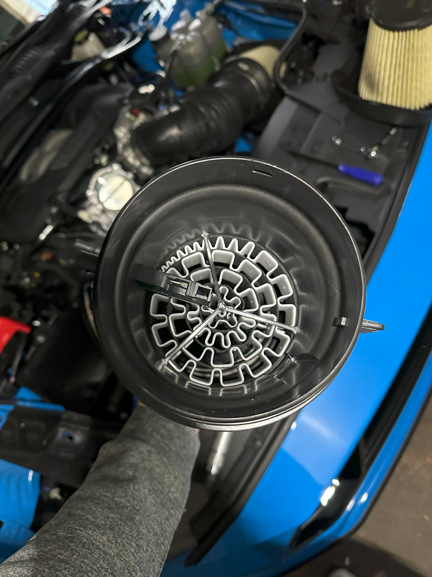 6. Удаляем carbon traps — Ford Mustang (7G), 5 л, 2023 года | тюнинг ...