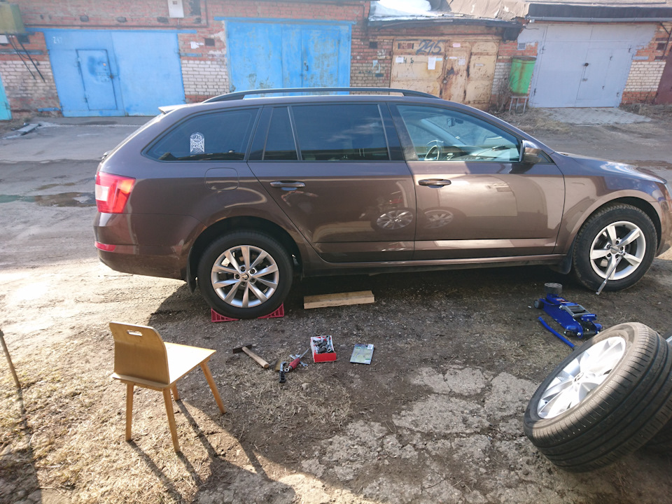 Смена колёс и колодок. — Skoda Octavia Combi A7 Mk3, 1,4 л, 2014 года | колёсные диски | DRIVE2