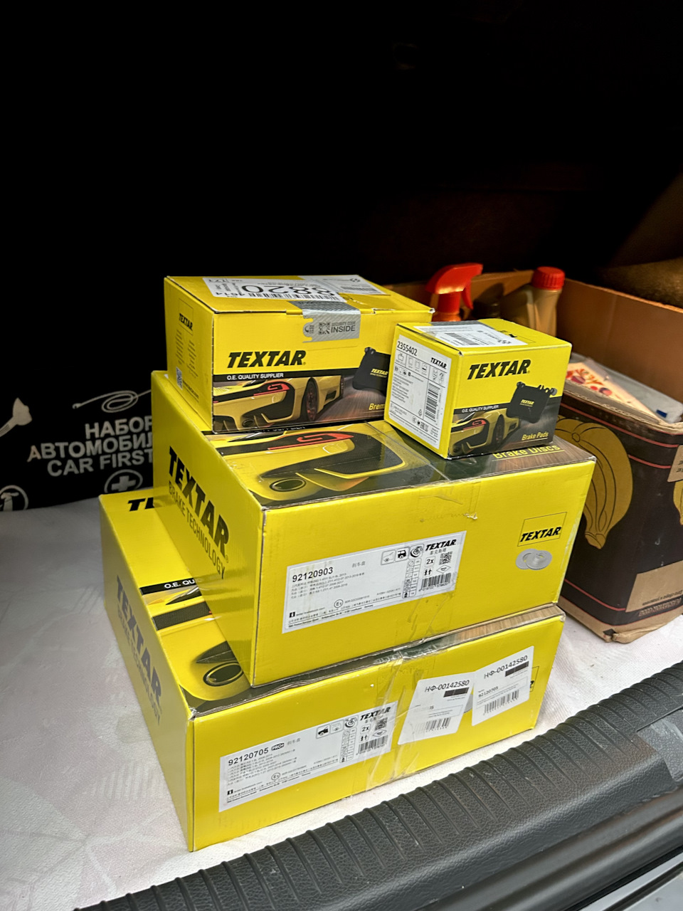 Замена тормозных дисков и колодок по кругу — Volkswagen Golf Mk6, 1,6 л, 2012 года | расходники ...